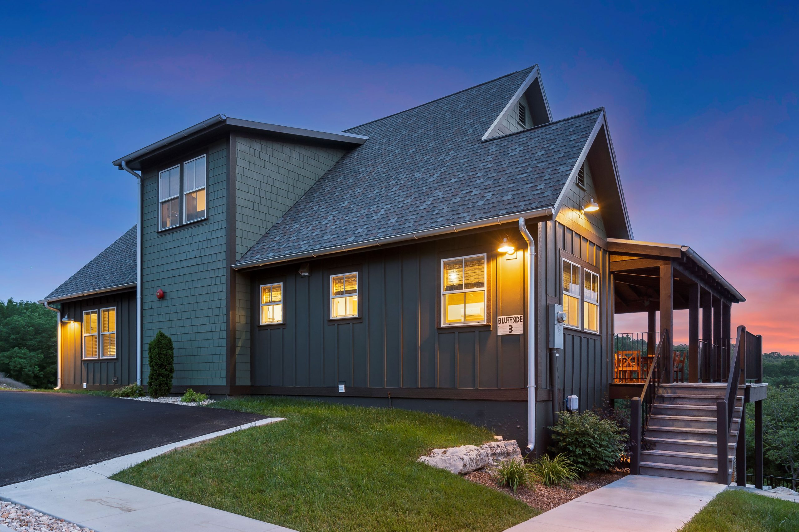 Bluff Cabins For Sale | Best Family Accommodation In Table Rock Shore ...
