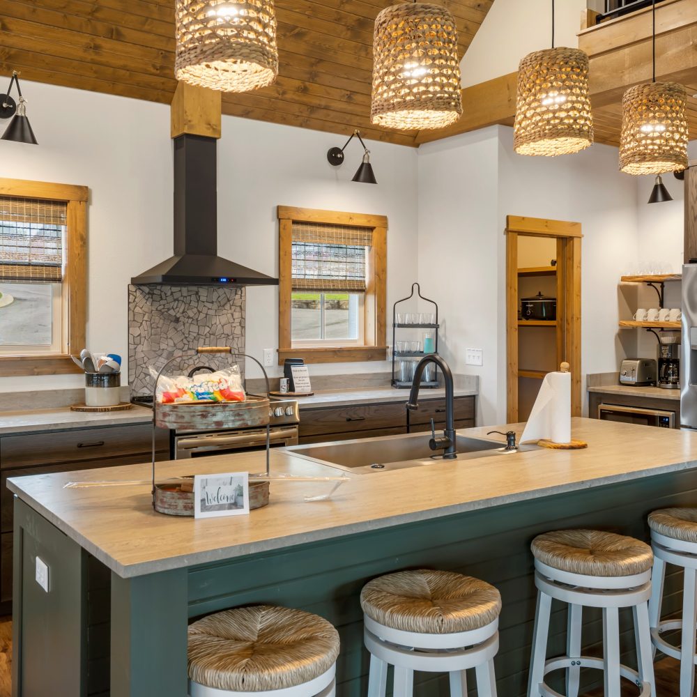 Bluff Cabins | Best Family Accommodation In Table Rock Shore Resort